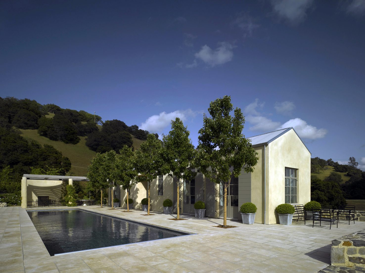 Pool House with a View - Signum